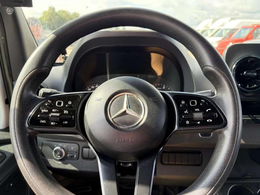 White Mercedes-Benz Sprinter 2019 in Vilnius, with an engine capacity of 2.14 L and mileage of 143 thousand km for 17900 €, photo 22 on AUTOMOTO.COM.LV