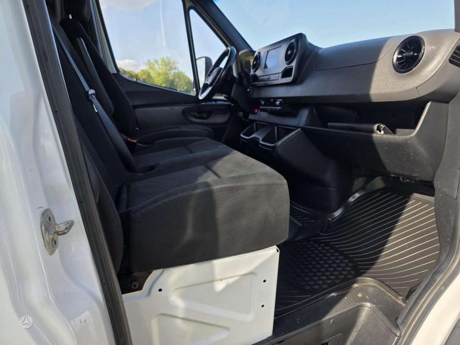 Белый Мерседес Спринтер 2019 в Шяуляй, объемом двигателя 2.20 л и пробегом 300 тыс. км за 12400 €, фото 14 на AUTOMOTO.COM.LV