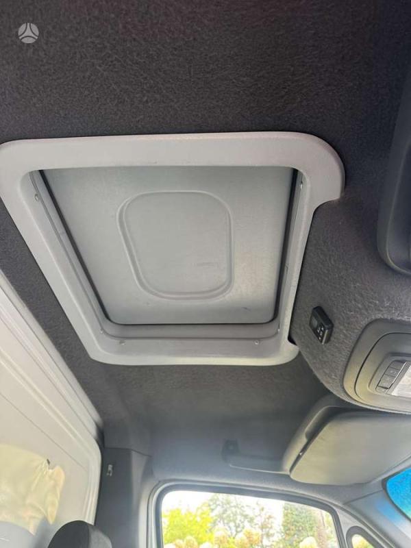 White Mercedes-Benz Sprinter 2019 in Marijampole, with an engine capacity of 2.99 L and mileage of 221 thousand km for 20500 €, photo 7 on AUTOMOTO.COM.LV