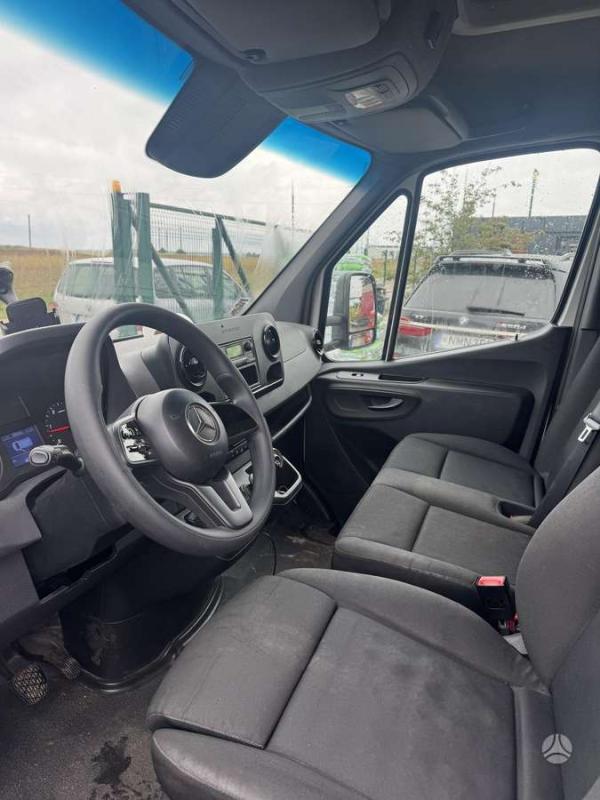 White Mercedes-Benz Sprinter 2019 in Marijampole, with an engine capacity of 2.99 L and mileage of 221 thousand km for 20500 €, photo 10 on AUTOMOTO.COM.LV