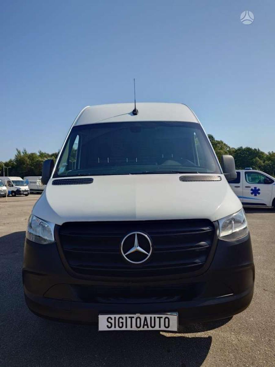 White Mercedes-Benz Sprinter 2019 in Taurage, with an engine capacity of 2.14 L and mileage of 280 thousand km for 13915 €, photo 1 on AUTOMOTO.COM.LV