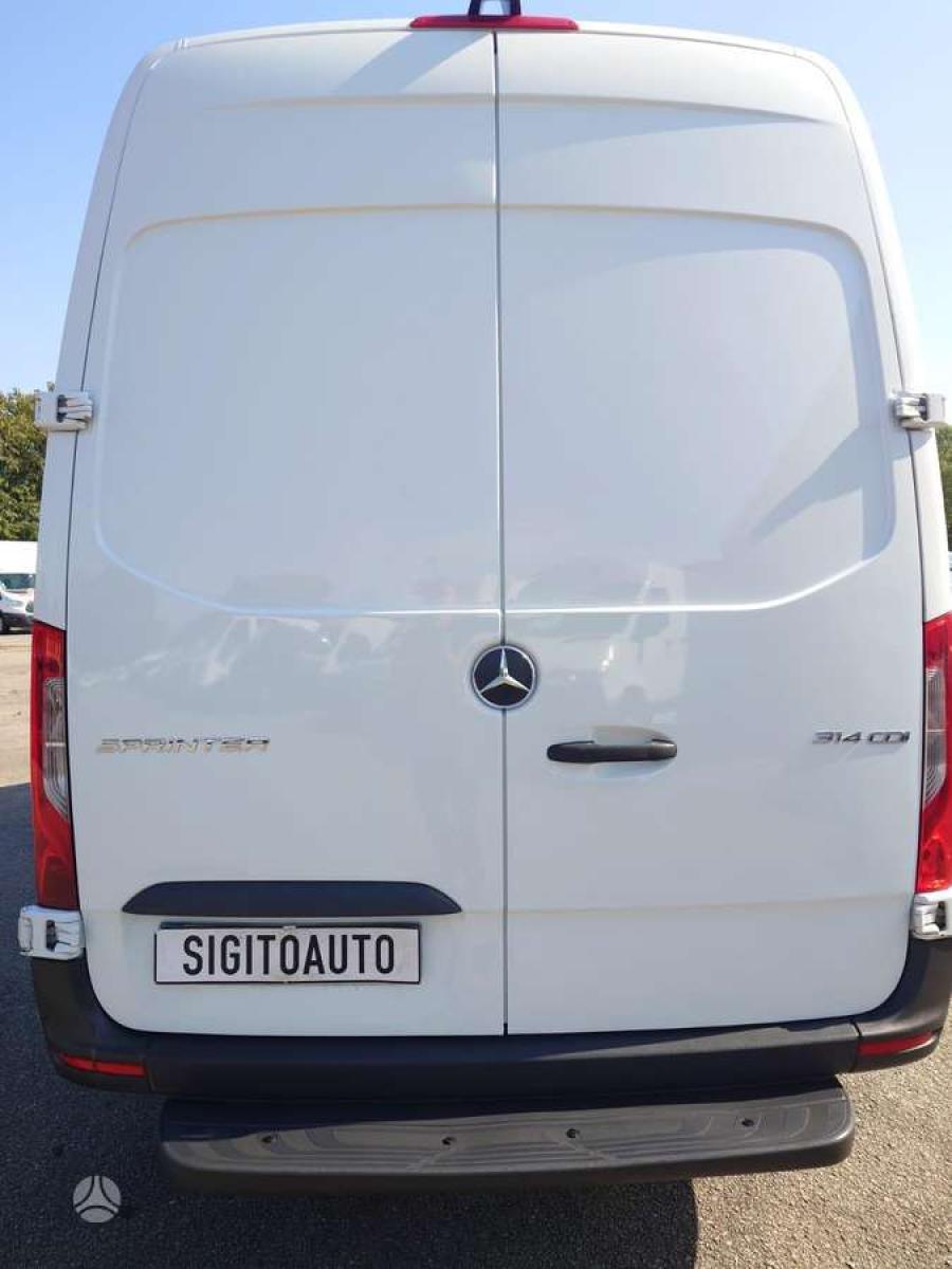 White Mercedes-Benz Sprinter 2019 in Taurage, with an engine capacity of 2.14 L and mileage of 280 thousand km for 13915 €, photo 3 on AUTOMOTO.COM.LV