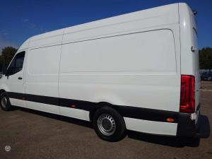 White Mercedes-Benz Sprinter 2019 in Taurage, with an engine capacity of 2.14 L and mileage of 280 thousand km for 13915 €, photo 5 on AUTOMOTO.COM.LV