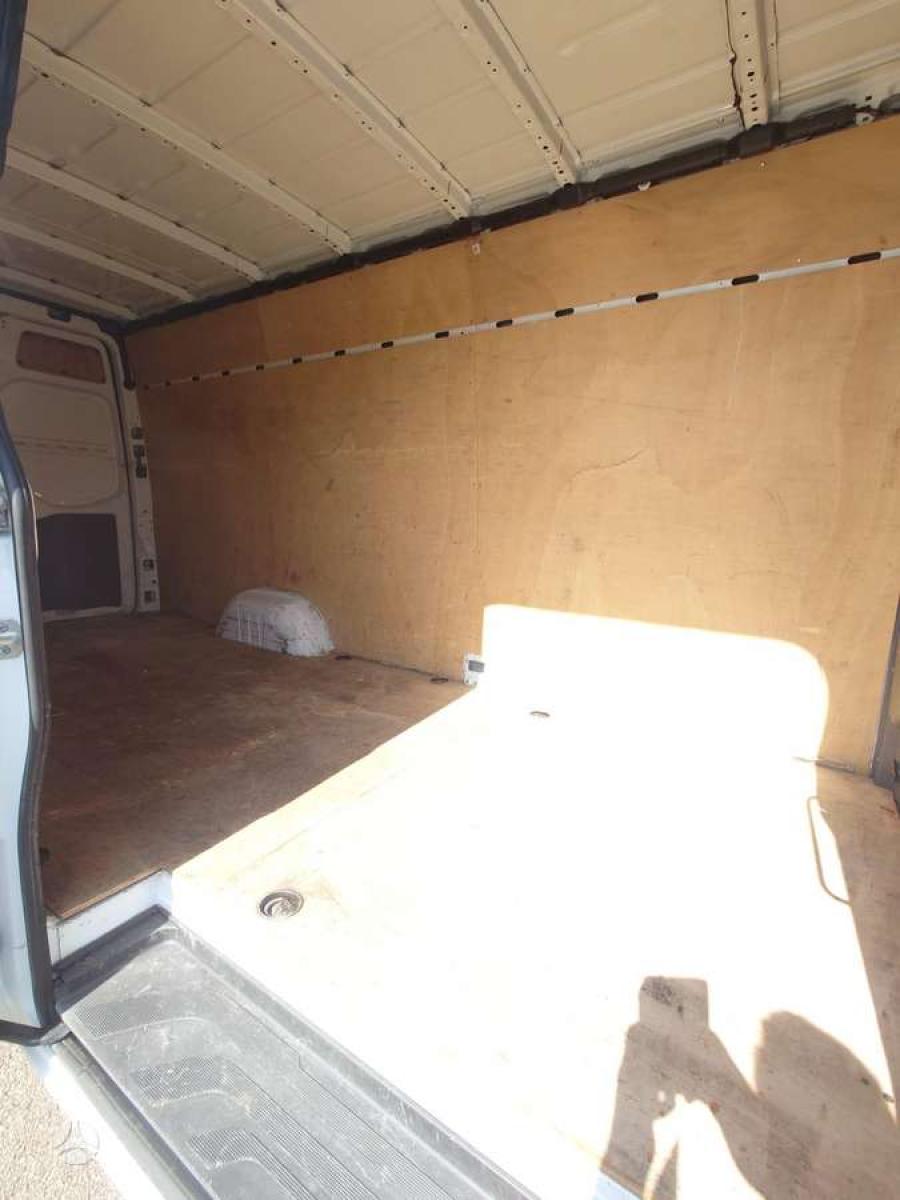 White Mercedes-Benz Sprinter 2019 in Taurage, with an engine capacity of 2.14 L and mileage of 280 thousand km for 13915 €, photo 11 on AUTOMOTO.COM.LV