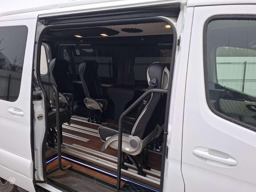 White Mercedes-Benz Sprinter 2020 in Kaunas, with an engine capacity of 3.00 L and mileage of 241 thousand km for 29300 €, photo 13 on AUTOMOTO.COM.LV