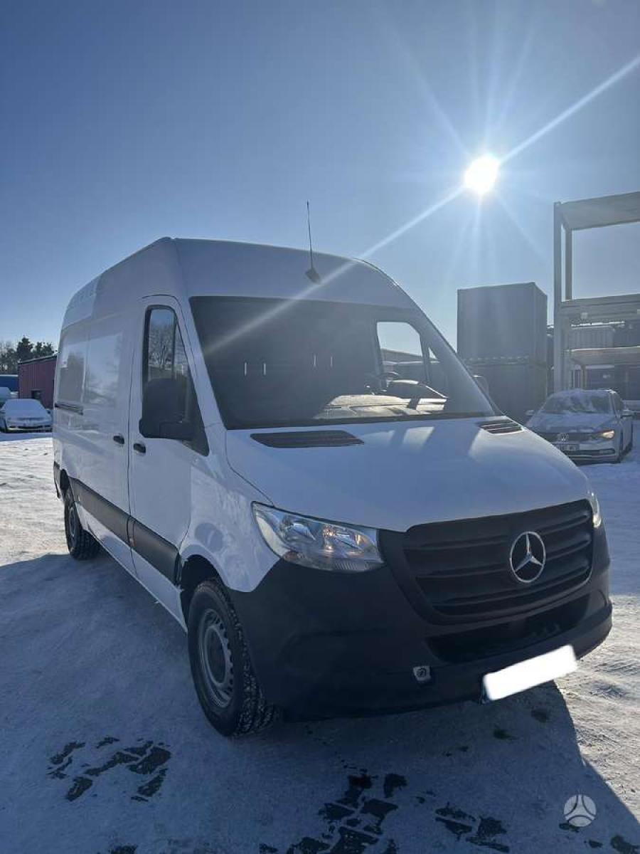White Mercedes-Benz Sprinter 2020 in Kaunas, with an engine capacity of 2.14 L and mileage of 92 thousand km for 13850 €, photo 3 on AUTOMOTO.COM.LV