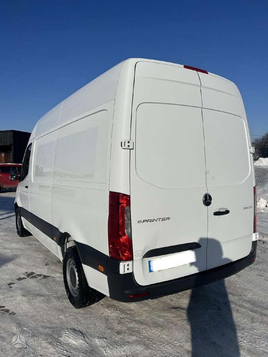 White Mercedes-Benz Sprinter 2020 in Kaunas, with an engine capacity of 2.14 L and mileage of 92 thousand km for 13850 €, photo 6 on AUTOMOTO.COM.LV
