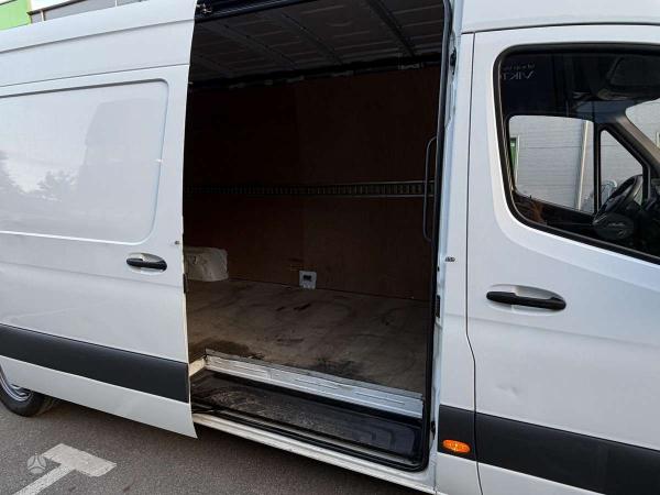 Balts Mercedes-Benz Sprinter 2020 Viļņa, ar dzinēja tilpumu 1.95 L un nobraukumu 319 tūkst. km par 11700 €, foto 8 vietnē AUTOMOTO.COM.LV