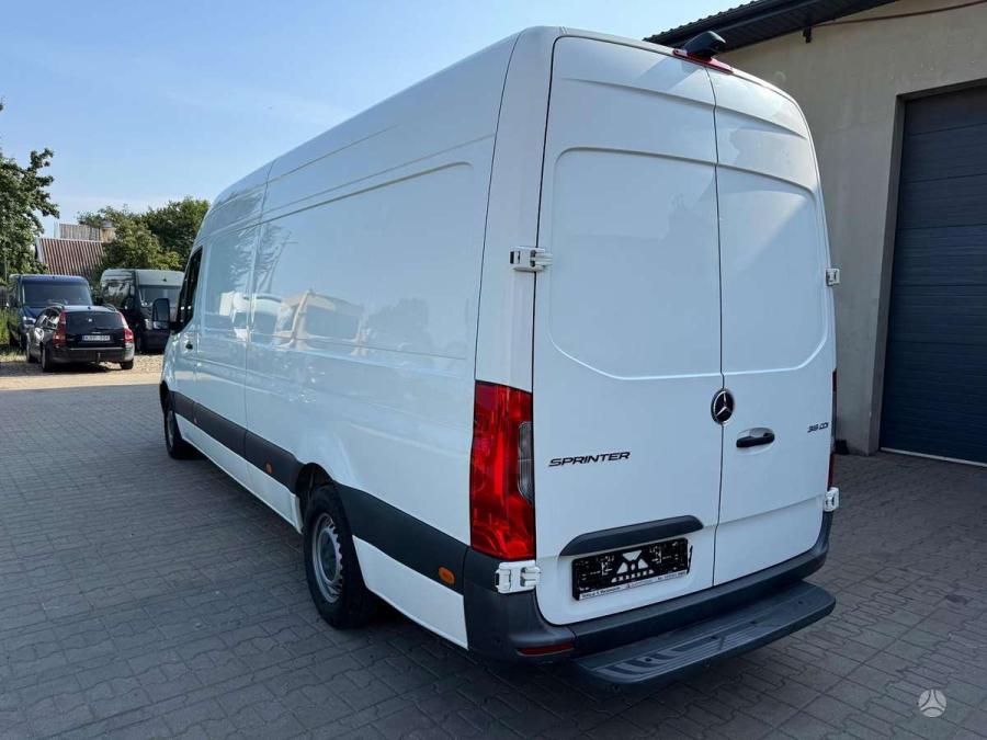 Balts Mercedes-Benz Sprinter 2020 Marijampole, ar dzinēja tilpumu 1.95 L un nobraukumu 193 tūkst. km par 17500 €, foto 5 vietnē AUTOMOTO.COM.LV