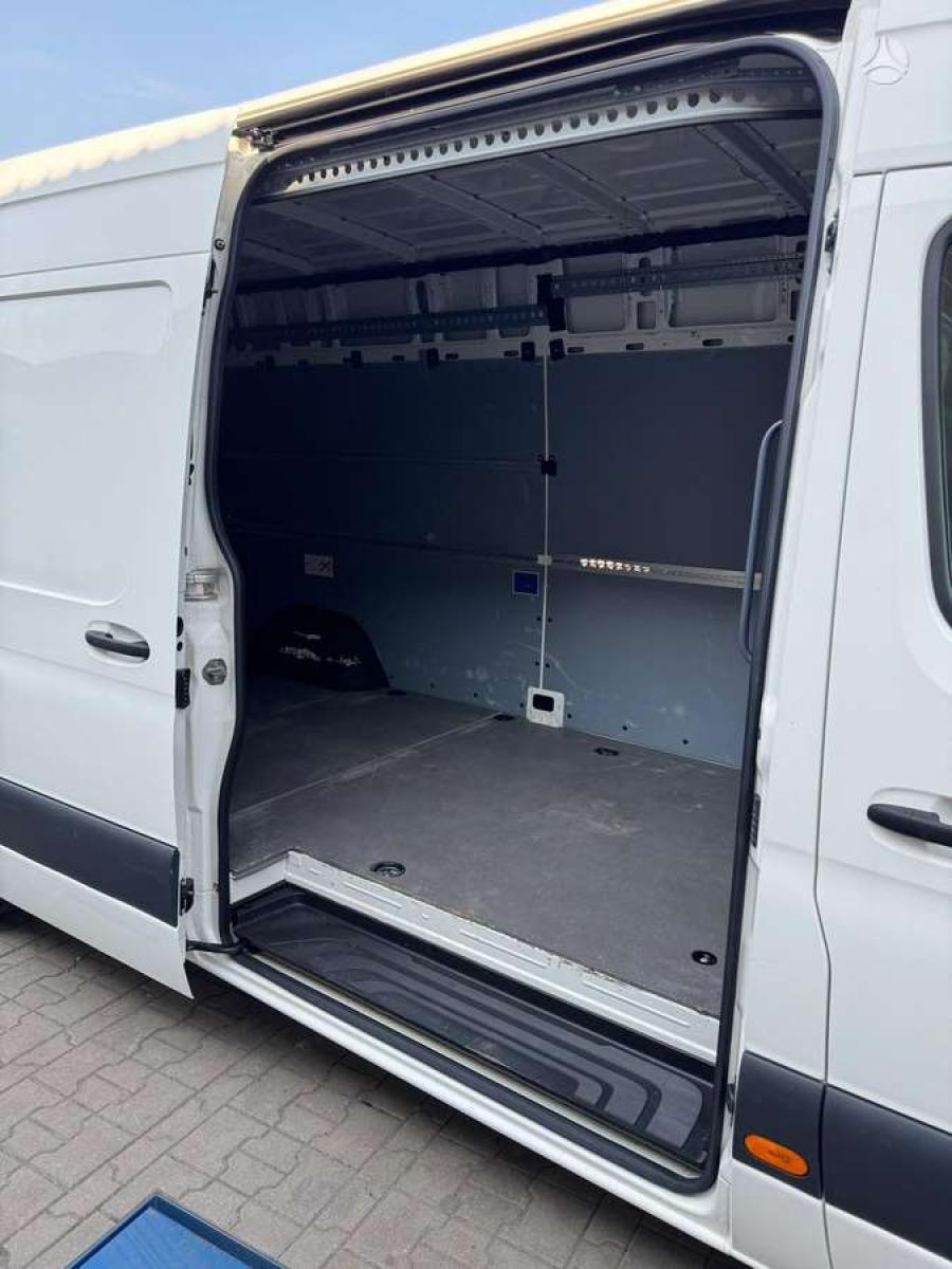 Balts Mercedes-Benz Sprinter 2020 Marijampole, ar dzinēja tilpumu 1.95 L un nobraukumu 193 tūkst. km par 17500 €, foto 9 vietnē AUTOMOTO.COM.LV