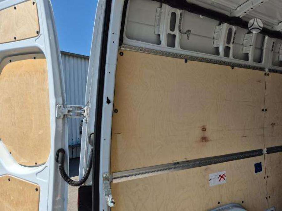 White Mercedes-Benz Sprinter 2020 in Vilnius, with an engine capacity of 2.14 L and mileage of 206 thousand km for 8650 €, photo 16 on AUTOMOTO.COM.LV