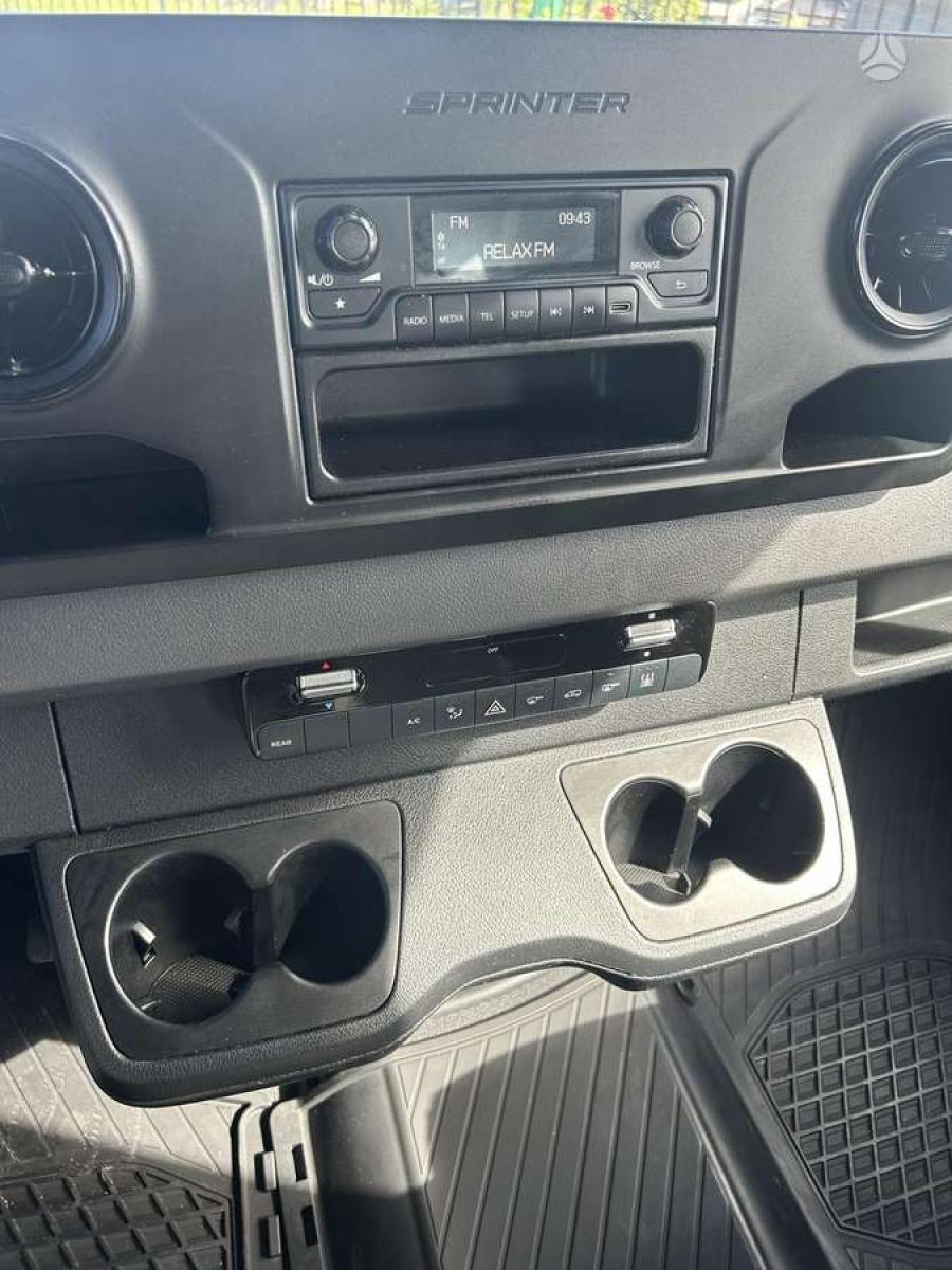 White Mercedes-Benz Sprinter 2020 in Kaunas, with an engine capacity of 3.00 L and mileage of 917 thousand km for 17980 €, photo 15 on AUTOMOTO.COM.LV