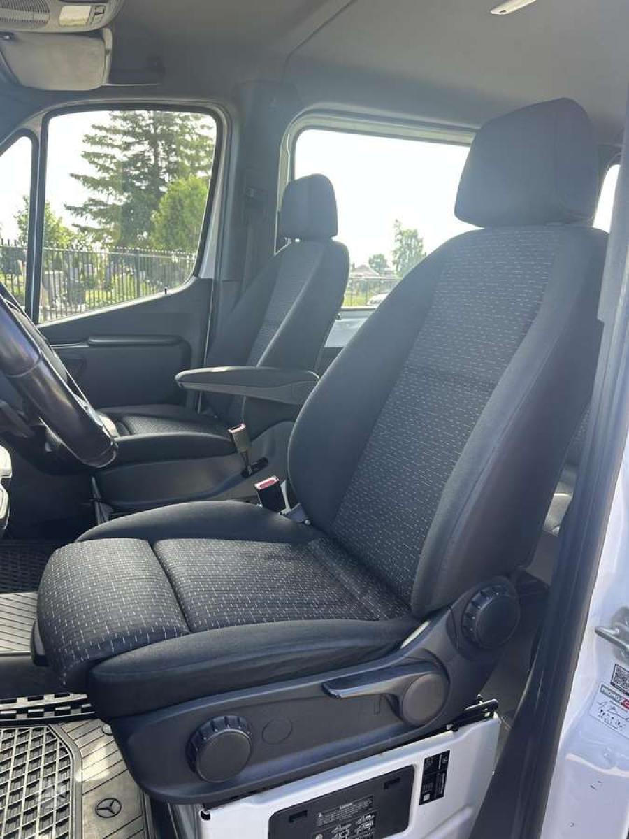 White Mercedes-Benz Sprinter 2020 in Kaunas, with an engine capacity of 3.00 L and mileage of 917 thousand km for 17980 €, photo 11 on AUTOMOTO.COM.LV