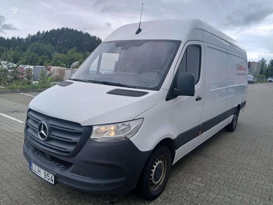 White Mercedes-Benz Sprinter 2020 in Vilnius, with an engine capacity of 2.14 L and mileage of 311 thousand km for 14036 €, photo 3 on AUTOMOTO.COM.LV