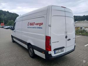 White Mercedes-Benz Sprinter 2020 in Vilnius, with an engine capacity of 2.14 L and mileage of 311 thousand km for 14036 €, photo 4 on AUTOMOTO.COM.LV