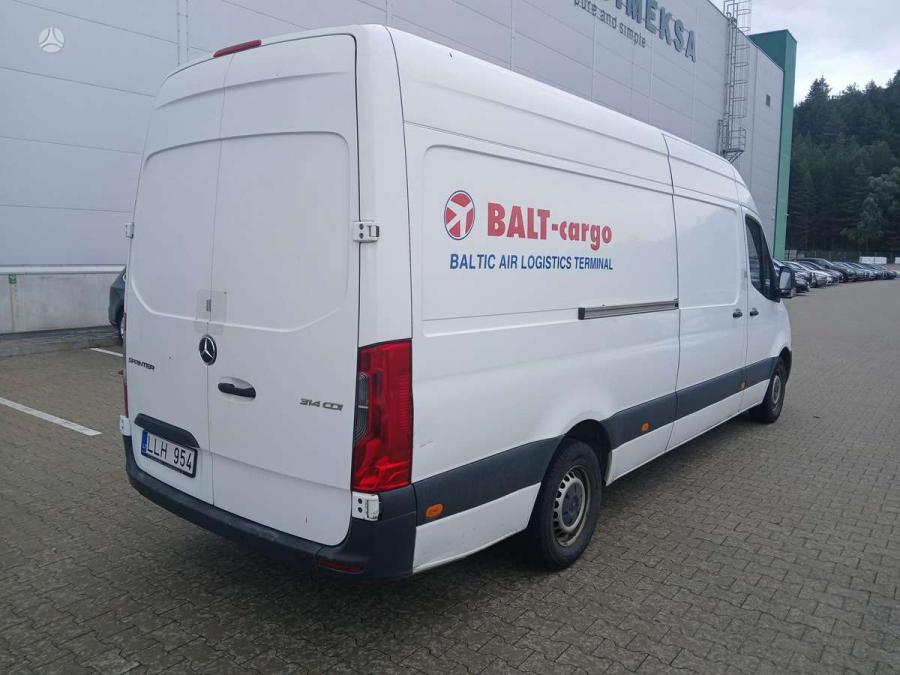 White Mercedes-Benz Sprinter 2020 in Vilnius, with an engine capacity of 2.14 L and mileage of 311 thousand km for 14036 €, photo 5 on AUTOMOTO.COM.LV