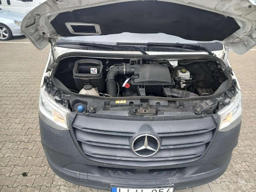 White Mercedes-Benz Sprinter 2020 in Vilnius, with an engine capacity of 2.14 L and mileage of 311 thousand km for 14036 €, photo 7 on AUTOMOTO.COM.LV