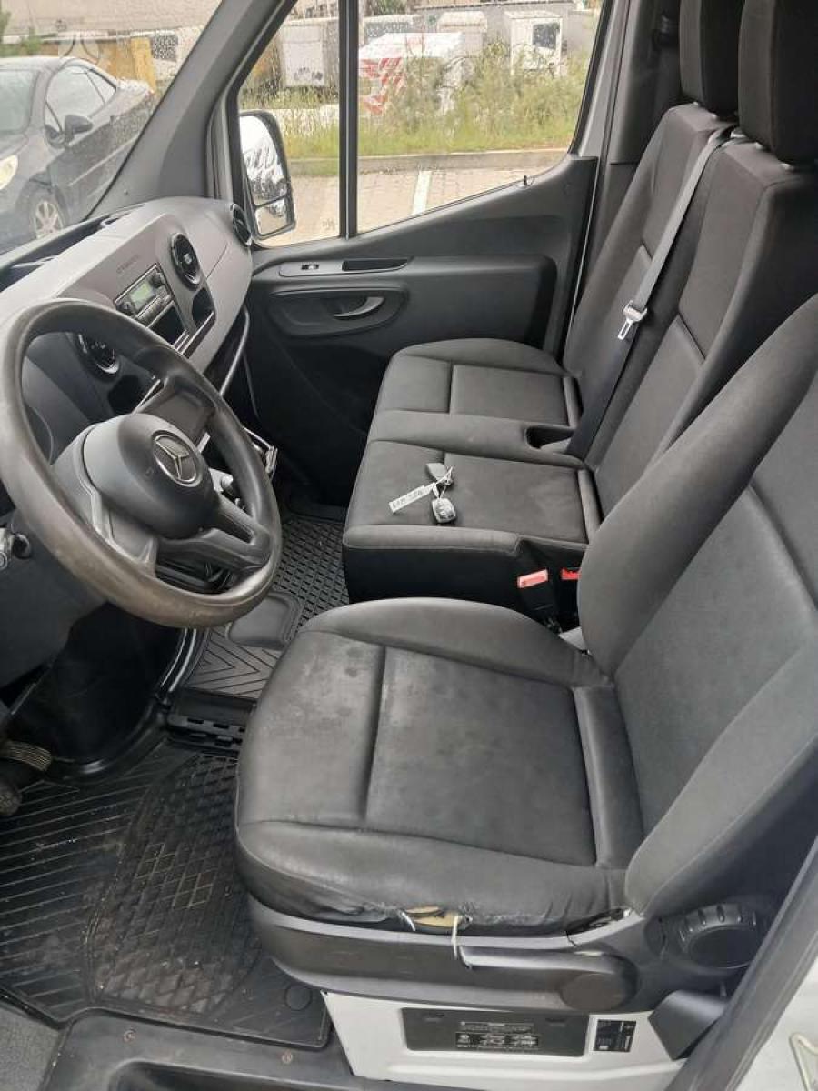 White Mercedes-Benz Sprinter 2020 in Vilnius, with an engine capacity of 2.14 L and mileage of 311 thousand km for 14036 €, photo 9 on AUTOMOTO.COM.LV
