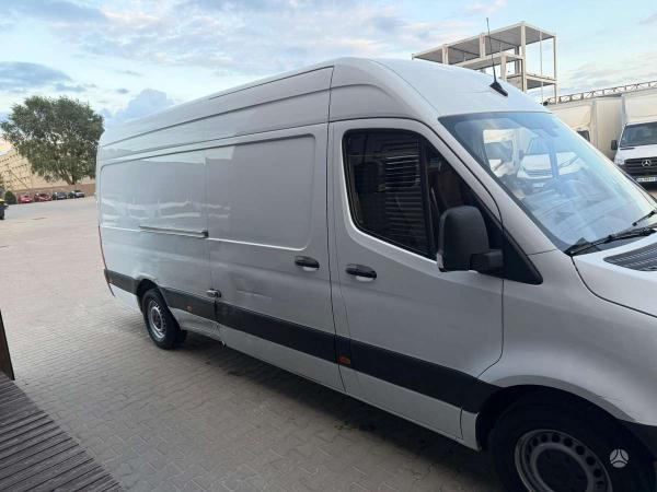 White Mercedes-Benz Sprinter 2020 in Kaunas, with an engine capacity of 2.20 L and mileage of 322 thousand km for 10950 €, photo 3 on AUTOMOTO.COM.LV
