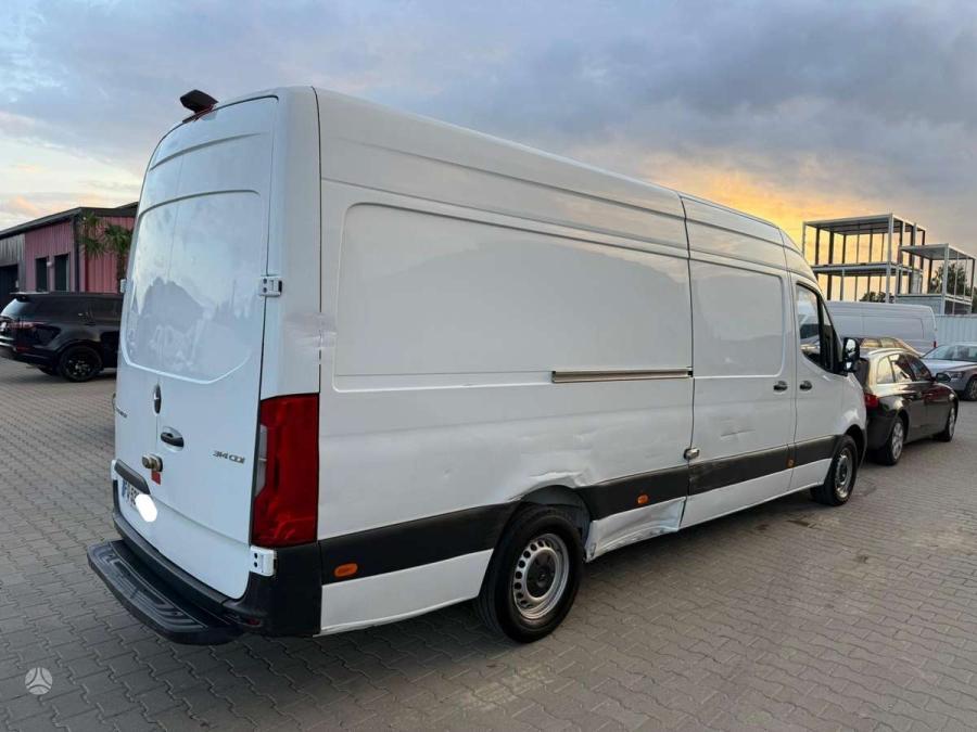 White Mercedes-Benz Sprinter 2020 in Kaunas, with an engine capacity of 2.20 L and mileage of 322 thousand km for 10950 €, photo 5 on AUTOMOTO.COM.LV
