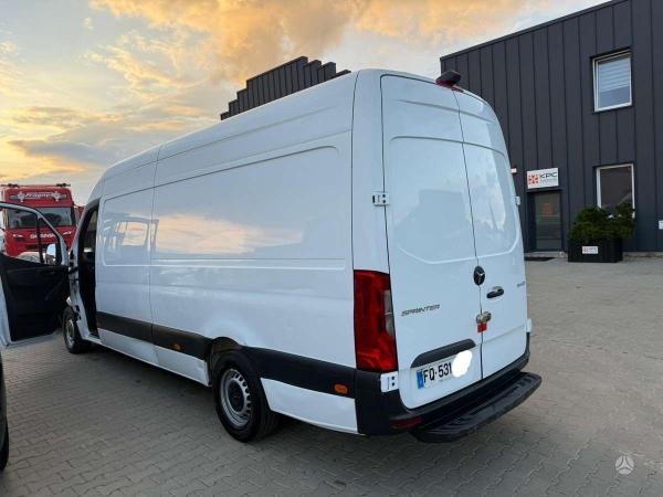 White Mercedes-Benz Sprinter 2020 in Kaunas, with an engine capacity of 2.20 L and mileage of 322 thousand km for 10950 €, photo 6 on AUTOMOTO.COM.LV