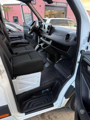 White Mercedes-Benz Sprinter 2020 in Kaunas, with an engine capacity of 2.20 L and mileage of 322 thousand km for 10950 €, photo 9 on AUTOMOTO.COM.LV