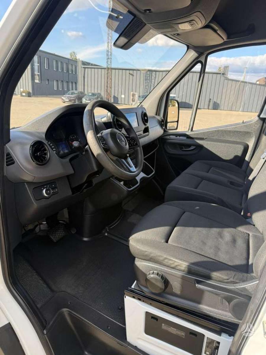 White Mercedes-Benz Sprinter 2020 in Kaunas, with an engine capacity of 2.20 L and mileage of 380 thousand km for 10450 €, photo 9 on AUTOMOTO.COM.LV
