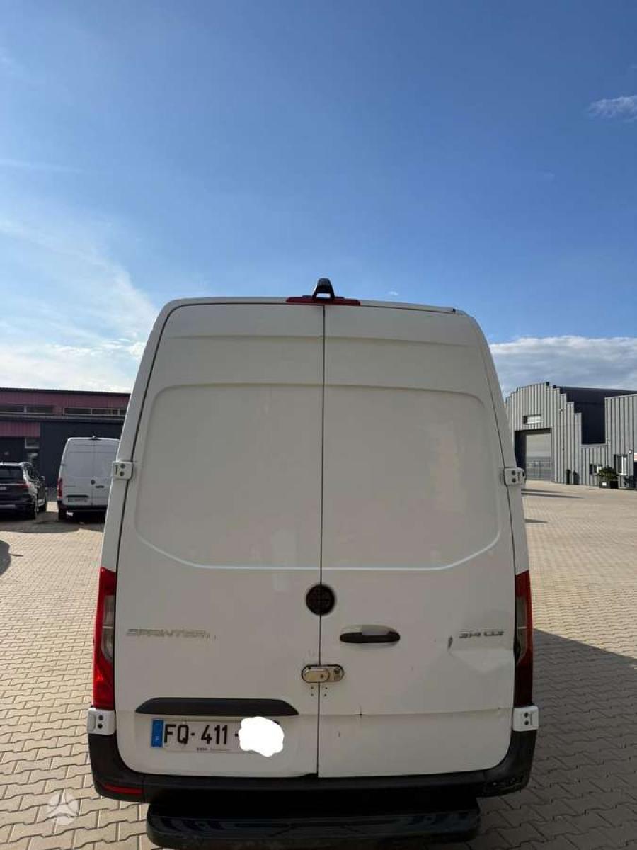 White Mercedes-Benz Sprinter 2020 in Kaunas, with an engine capacity of 2.20 L and mileage of 380 thousand km for 10450 €, photo 12 on AUTOMOTO.COM.LV
