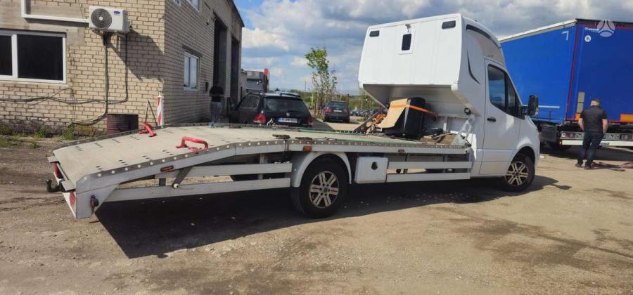 White Mercedes-Benz Sprinter 2020 in Telschi, with an engine capacity of 3.00 L and mileage of 690 thousand km for 21500 €, photo 4 on AUTOMOTO.COM.LV