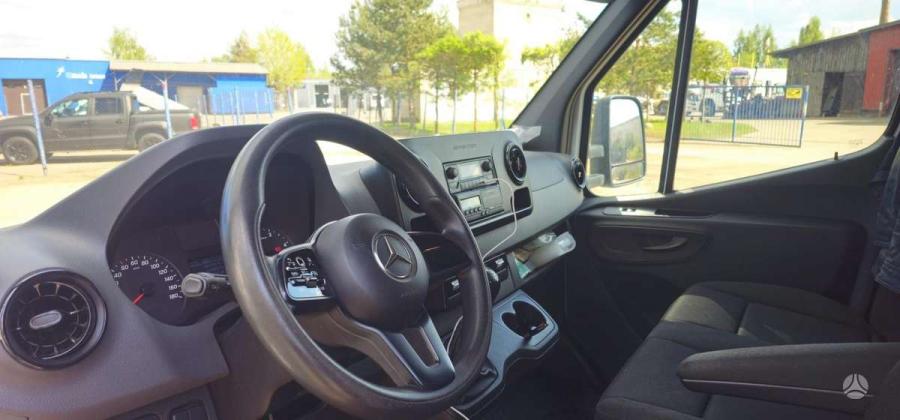 White Mercedes-Benz Sprinter 2020 in Telschi, with an engine capacity of 3.00 L and mileage of 690 thousand km for 21500 €, photo 6 on AUTOMOTO.COM.LV