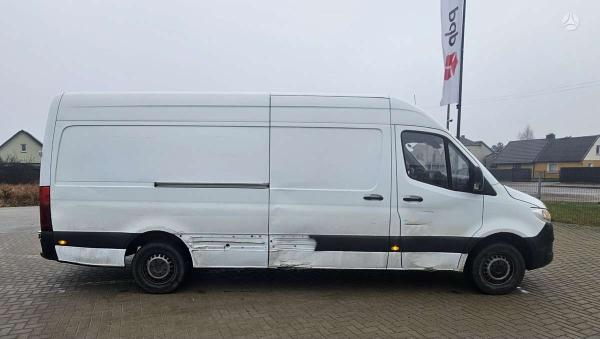 White Mercedes-Benz Sprinter 2021 in Taurage, with an engine capacity of 1.95 L and mileage of 297 thousand km for 7700 €, photo 3 on AUTOMOTO.COM.LV