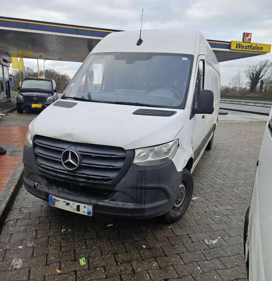 White Mercedes-Benz Sprinter 2021 in Jurbarkas, with an engine capacity of 2.00 L and mileage of 197 thousand km for 8500 €, photo 2 on AUTOMOTO.COM.LV
