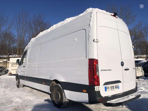 White Mercedes-Benz Sprinter 2021 in Klaipeda, with an engine capacity of 2.00 L and mileage of 274 thousand km for 13500 €, photo 8 on AUTOMOTO.COM.LV