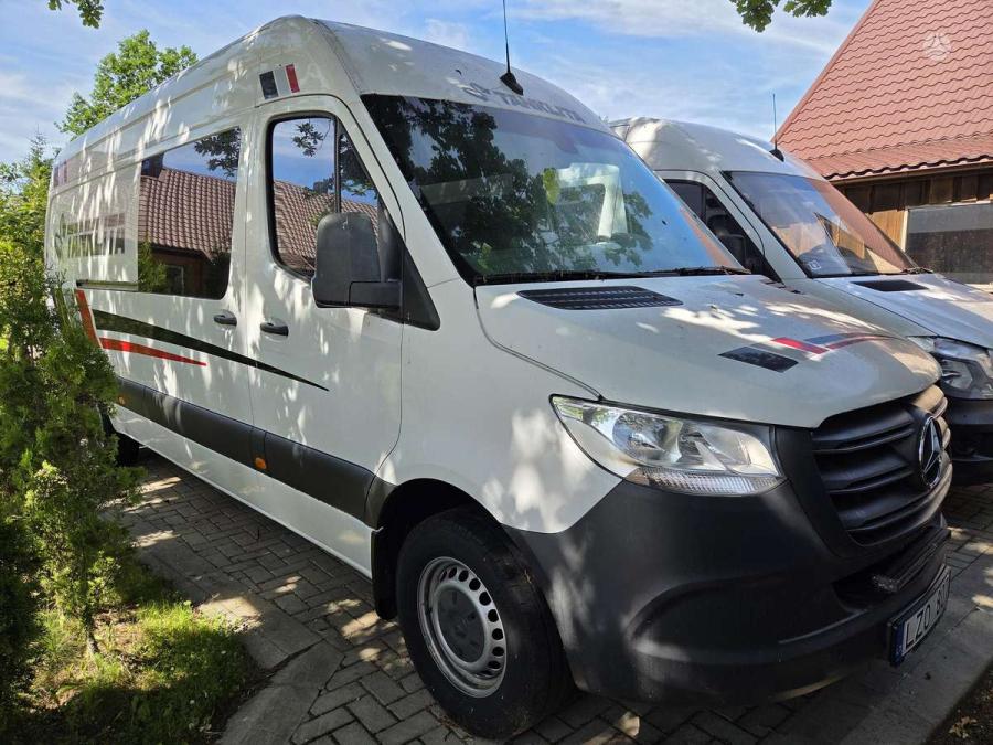 White Mercedes-Benz Sprinter 2021 in Kursenai, with an engine capacity of 2.10 L and mileage of 466 thousand km for 11495 €, photo 1 on AUTOMOTO.COM.LV
