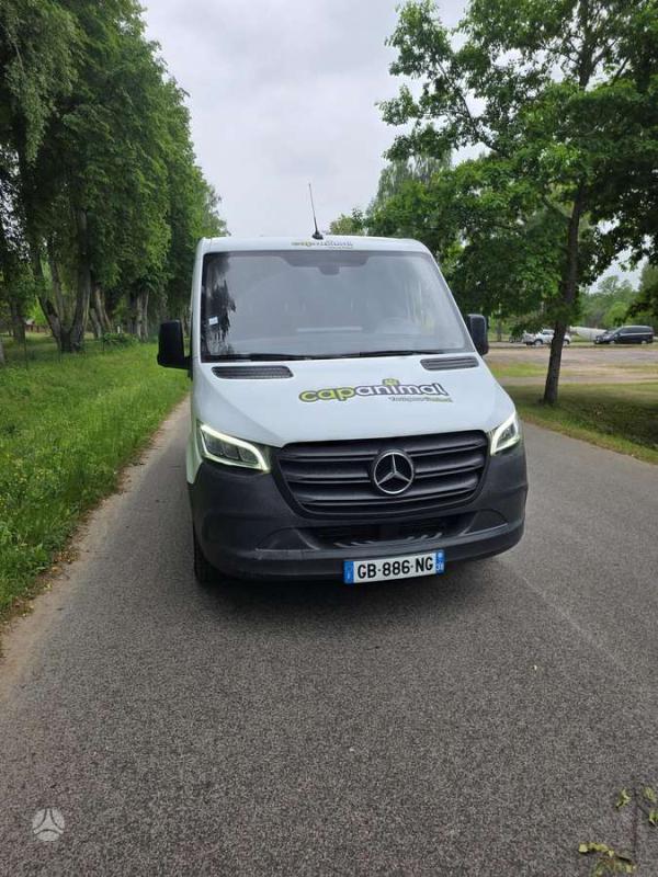White Mercedes-Benz Sprinter 2021 in Taurage, with an engine capacity of 2.10 L and mileage of 288 thousand km for 12400 €, photo 3 on AUTOMOTO.COM.LV