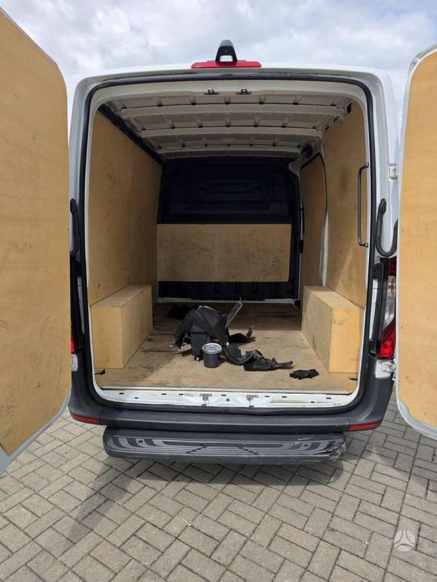 White Mercedes-Benz Sprinter 2021 in Taurage, with an engine capacity of 2.10 L and mileage of 288 thousand km for 12300 €, photo 14 on AUTOMOTO.COM.LV