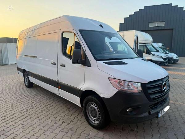 White Mercedes-Benz Sprinter 2021 in Kaunas, with an engine capacity of 2.00 L and mileage of 280 thousand km for 9800 €, photo 3 on AUTOMOTO.COM.LV