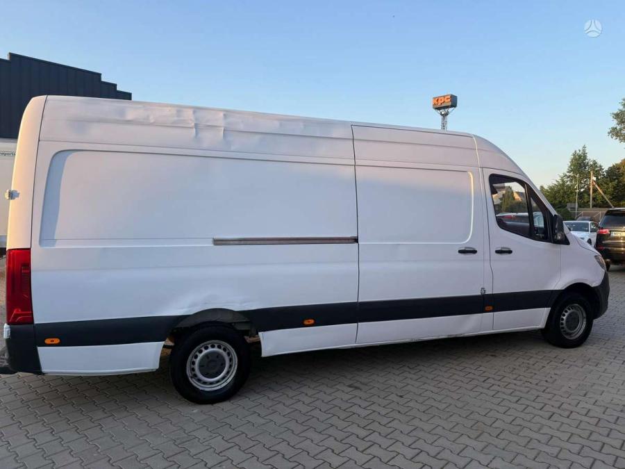 White Mercedes-Benz Sprinter 2021 in Kaunas, with an engine capacity of 2.00 L and mileage of 280 thousand km for 9800 €, photo 10 on AUTOMOTO.COM.LV