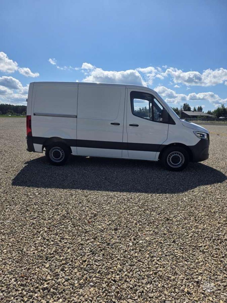White Mercedes-Benz Sprinter 2021 in Taurage, with an engine capacity of 2.10 L and mileage of 288 thousand km for 12200 €, photo 5 on AUTOMOTO.COM.LV