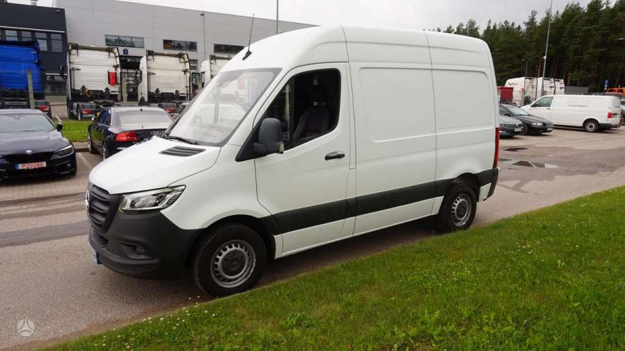 White Mercedes-Benz Sprinter 2021 in Vilnius, with an engine capacity of 2.14 L and mileage of 296 thousand km for 9950 €, photo 1 on AUTOMOTO.COM.LV