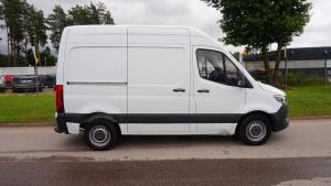 White Mercedes-Benz Sprinter 2021 in Vilnius, with an engine capacity of 2.14 L and mileage of 296 thousand km for 9950 €, photo 5 on AUTOMOTO.COM.LV