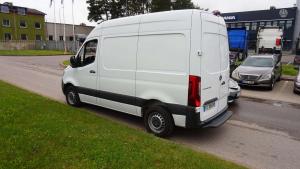 White Mercedes-Benz Sprinter 2021 in Vilnius, with an engine capacity of 2.14 L and mileage of 296 thousand km for 9950 €, photo 8 on AUTOMOTO.COM.LV