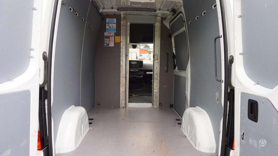 White Mercedes-Benz Sprinter 2021 in Vilnius, with an engine capacity of 2.14 L and mileage of 296 thousand km for 9950 €, photo 15 on AUTOMOTO.COM.LV