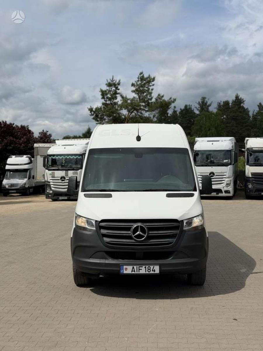 White Mercedes-Benz Sprinter 2021 in Kazlu Ruda, with an engine capacity of 2.14 L and mileage of 181 thousand km for 16500 €, photo 3 on AUTOMOTO.COM.LV