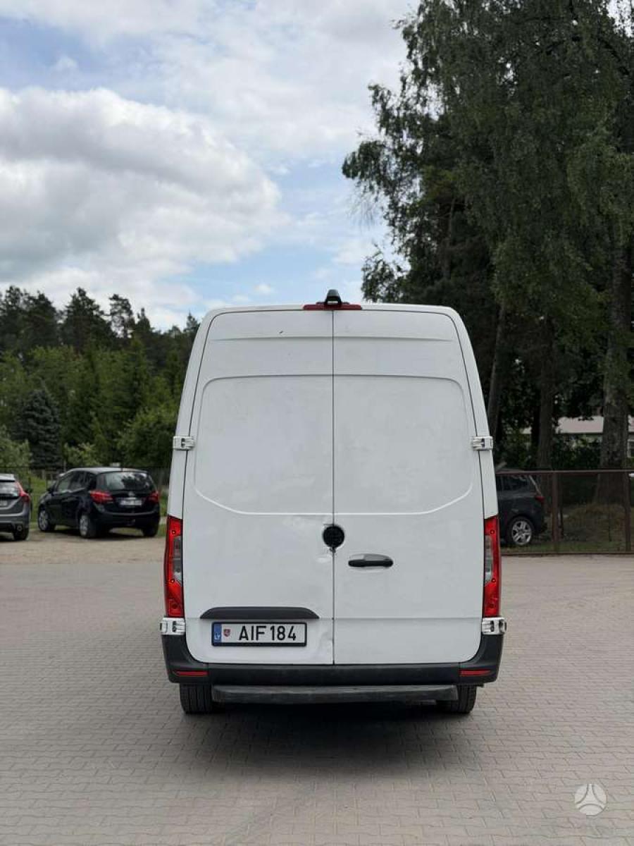White Mercedes-Benz Sprinter 2021 in Kazlu Ruda, with an engine capacity of 2.14 L and mileage of 181 thousand km for 16500 €, photo 5 on AUTOMOTO.COM.LV