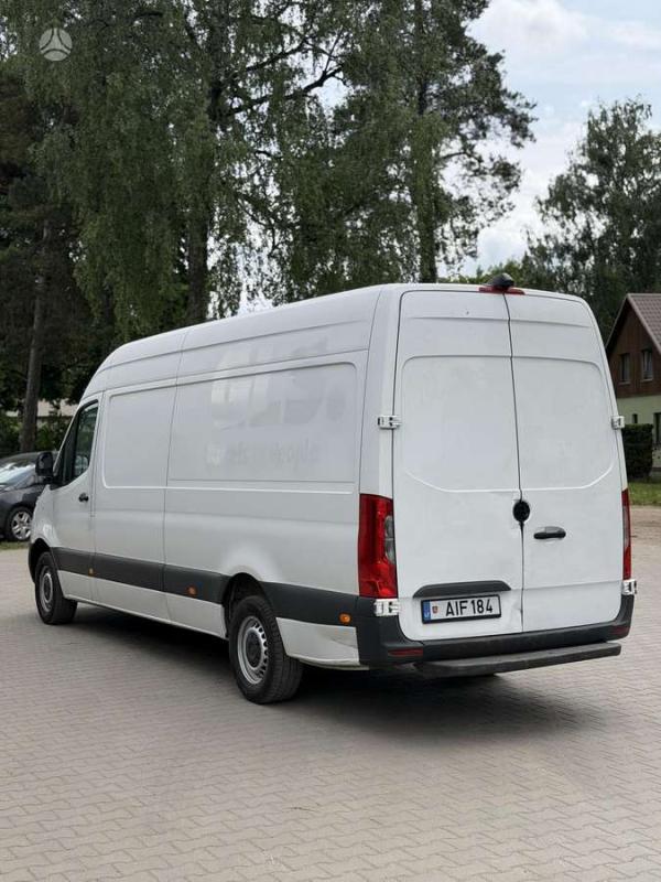 White Mercedes-Benz Sprinter 2021 in Kazlu Ruda, with an engine capacity of 2.14 L and mileage of 181 thousand km for 16500 €, photo 5 on AUTOMOTO.COM.LV