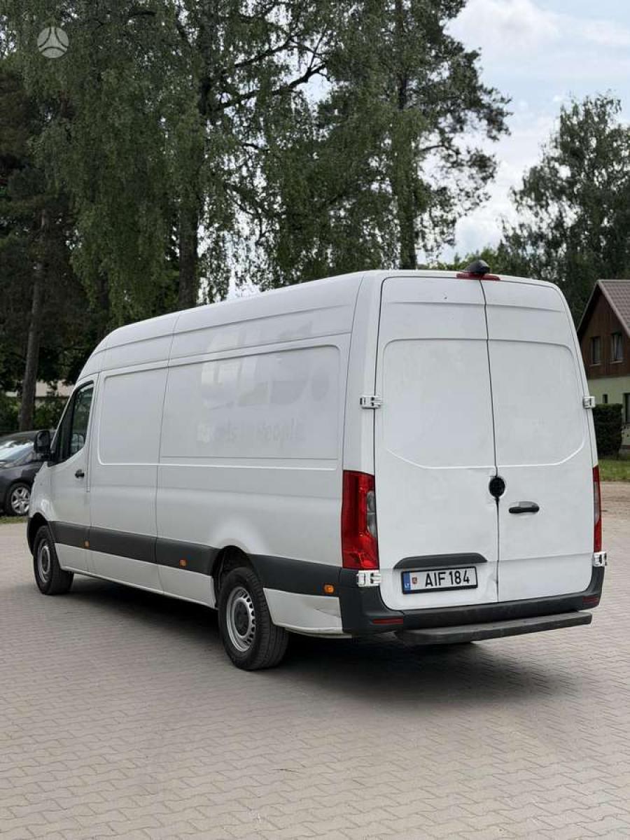 White Mercedes-Benz Sprinter 2021 in Kazlu Ruda, with an engine capacity of 2.14 L and mileage of 181 thousand km for 16500 €, photo 6 on AUTOMOTO.COM.LV
