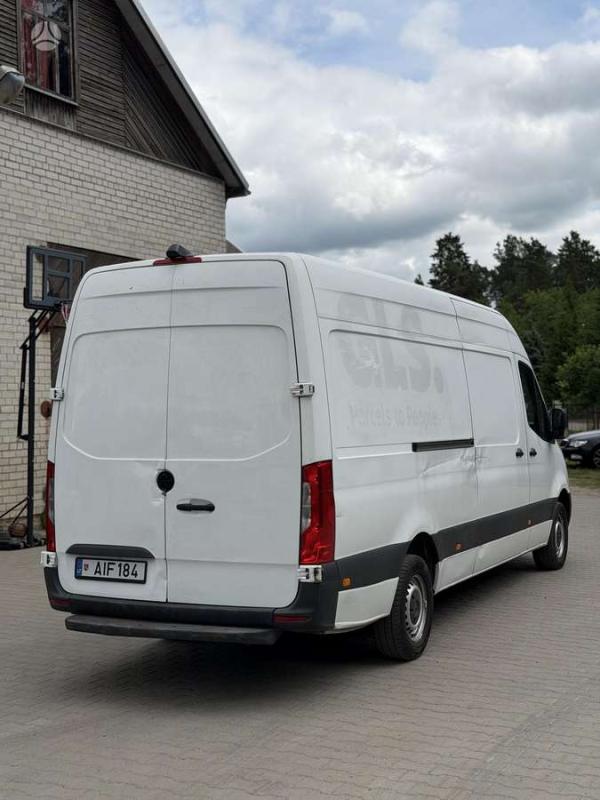 White Mercedes-Benz Sprinter 2021 in Kazlu Ruda, with an engine capacity of 2.14 L and mileage of 181 thousand km for 16500 €, photo 6 on AUTOMOTO.COM.LV