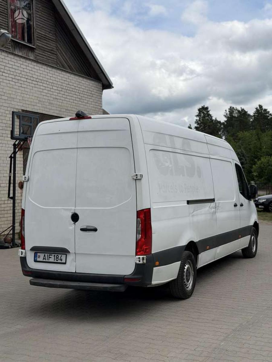 White Mercedes-Benz Sprinter 2021 in Kazlu Ruda, with an engine capacity of 2.14 L and mileage of 181 thousand km for 16500 €, photo 7 on AUTOMOTO.COM.LV