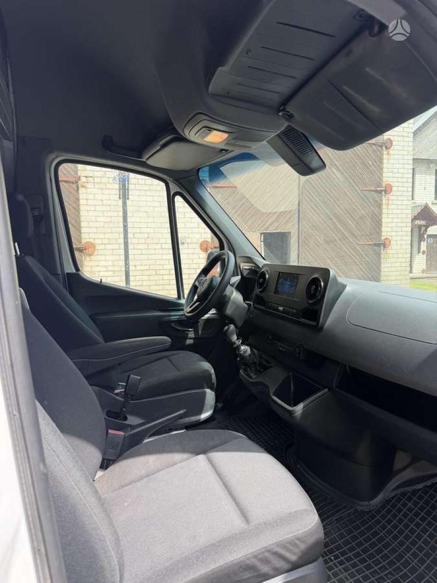 White Mercedes-Benz Sprinter 2021 in Kazlu Ruda, with an engine capacity of 2.14 L and mileage of 181 thousand km for 16500 €, photo 9 on AUTOMOTO.COM.LV